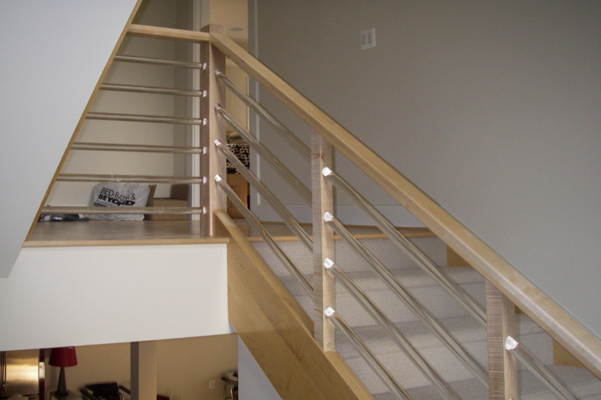 21 Spindles for Staircase to Extraordinary Height - DormyHome