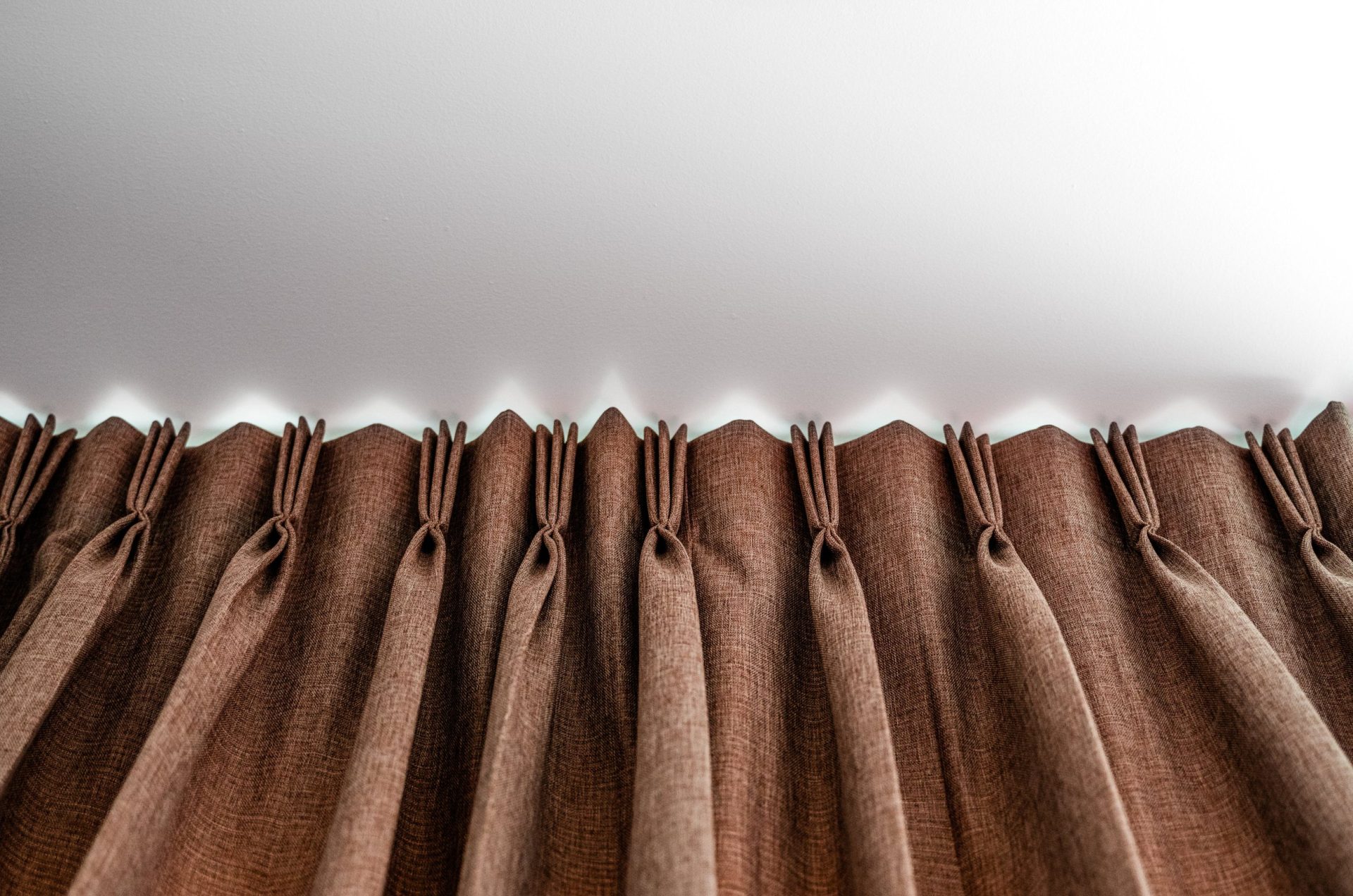 How to Pinch Pleat Curtains - DormyHome